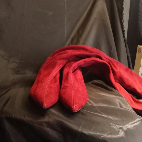 Zara | Shoes | Final Sale Zara Over The Knee Low Kitten Heel Boots ...